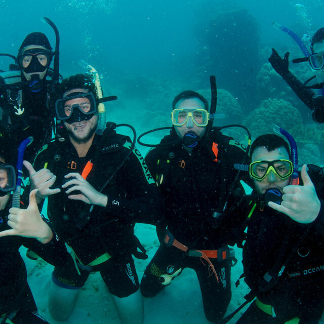 PADI DiveMaster Training Program | Divers Den Cairns